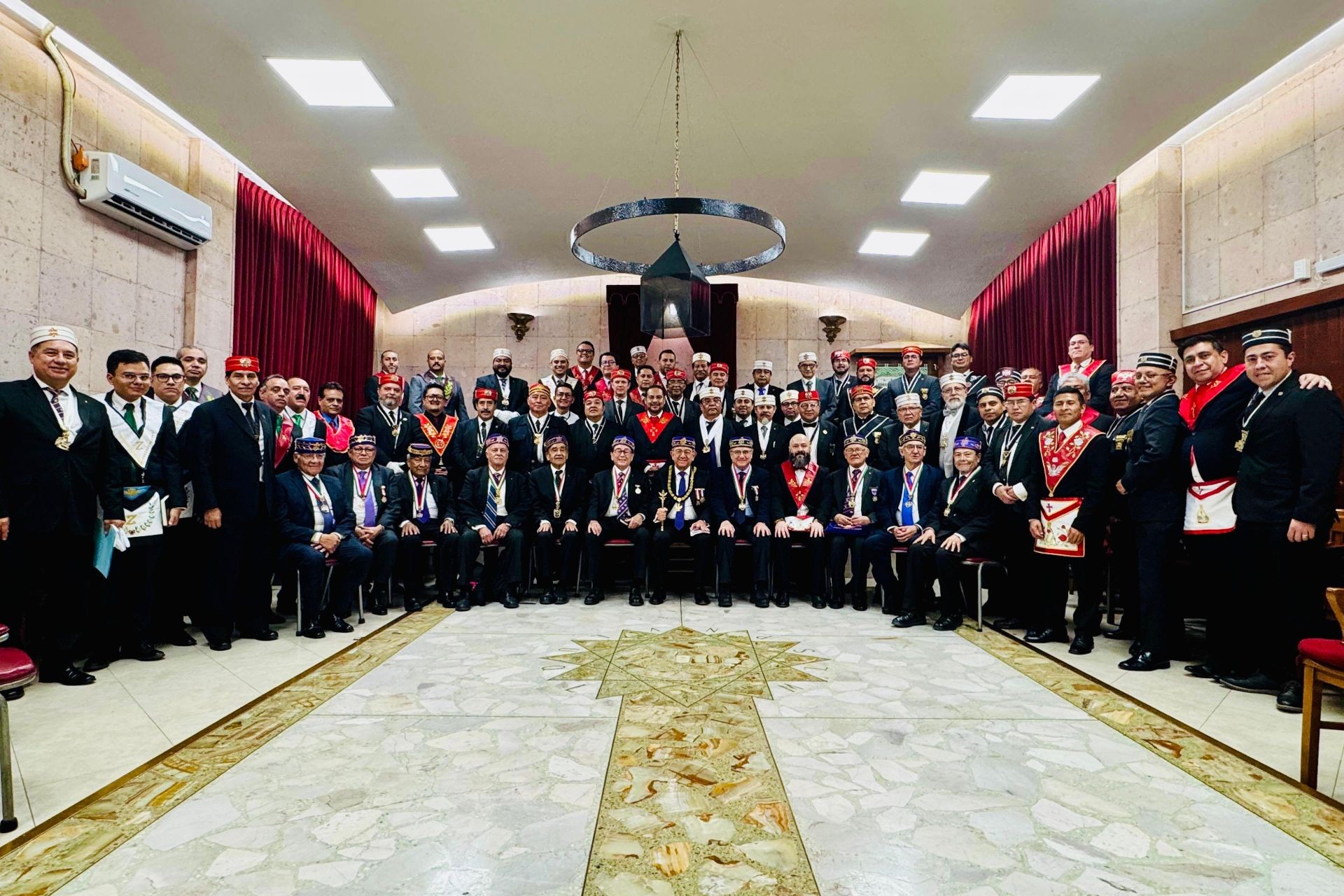 Ceremonia de Instalación de DDig.·. y OOf.·. de la S.·.L.·.C.·.P ...